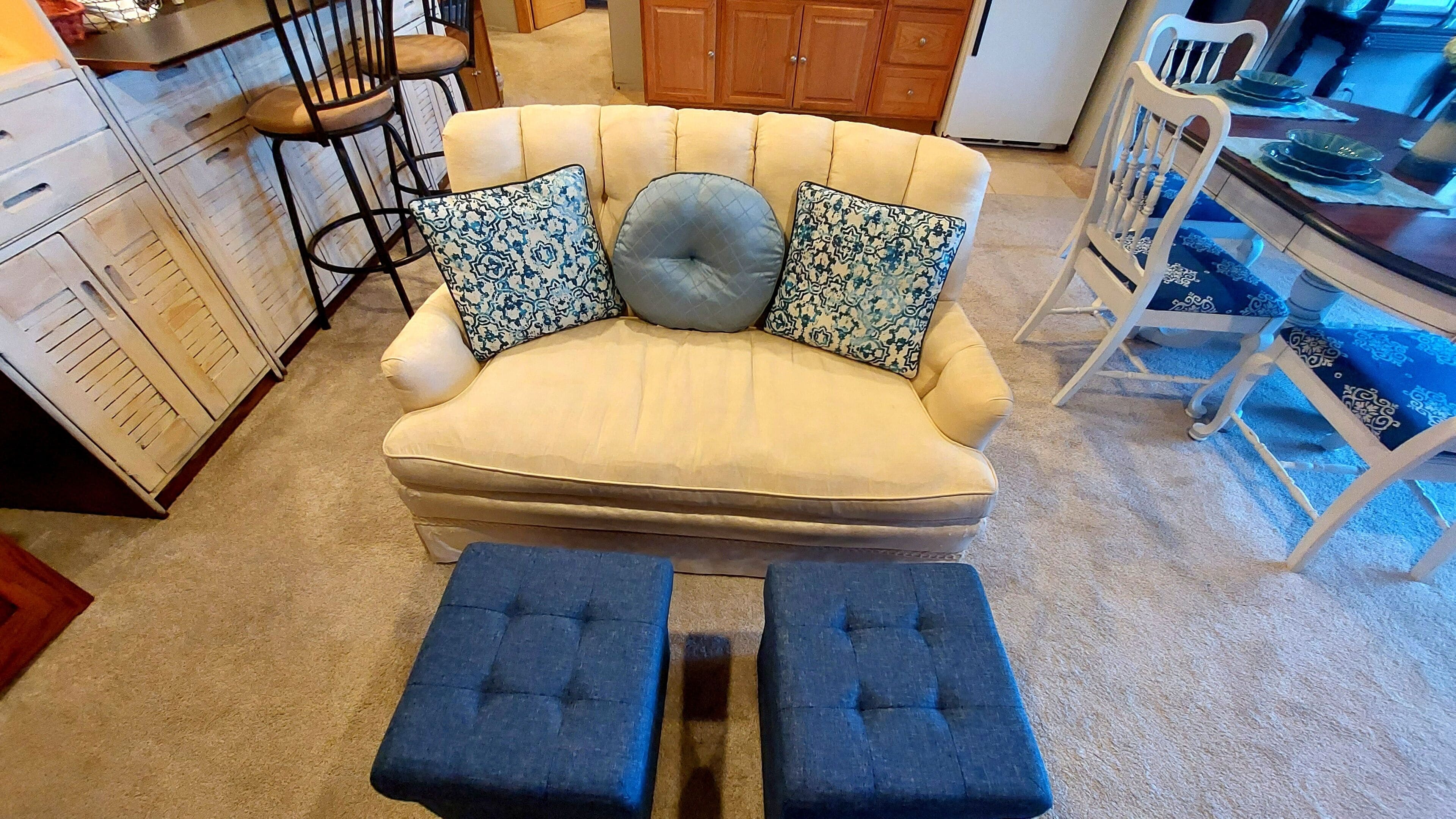 1500 Square Foot Wooded  Walkout Retreat With Year Round Hot Tub On Golf Course - Eden Prairie, MN