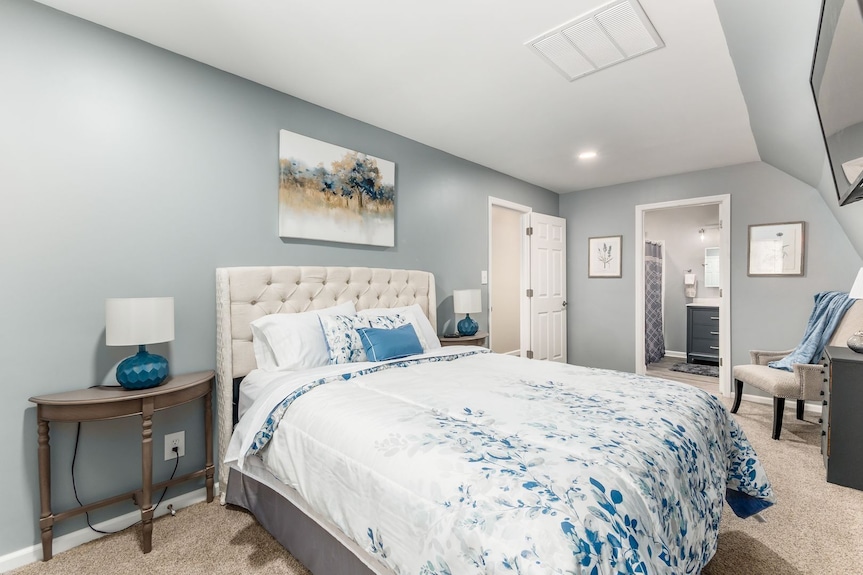 The Mad Cat Innprivate Guest House Firepithottub - Ohio