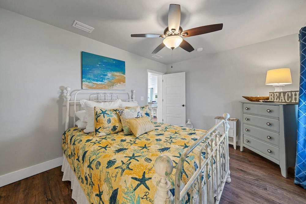 Amazing Renovated 4br/3ba Beach House, Private Pool, Steps To The Beach - Panama City, FL