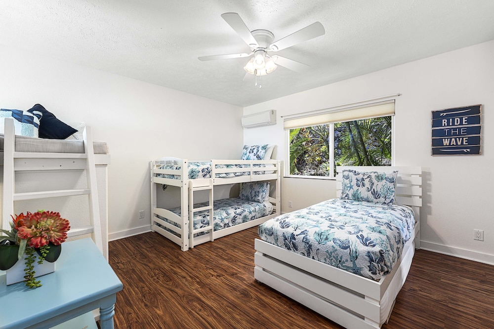 Honu Hale: Exquisite Oceanview Estate W/ Pool, Hot Tub, Ac & Oversized Chess Set - Kailua-Kona, HI
