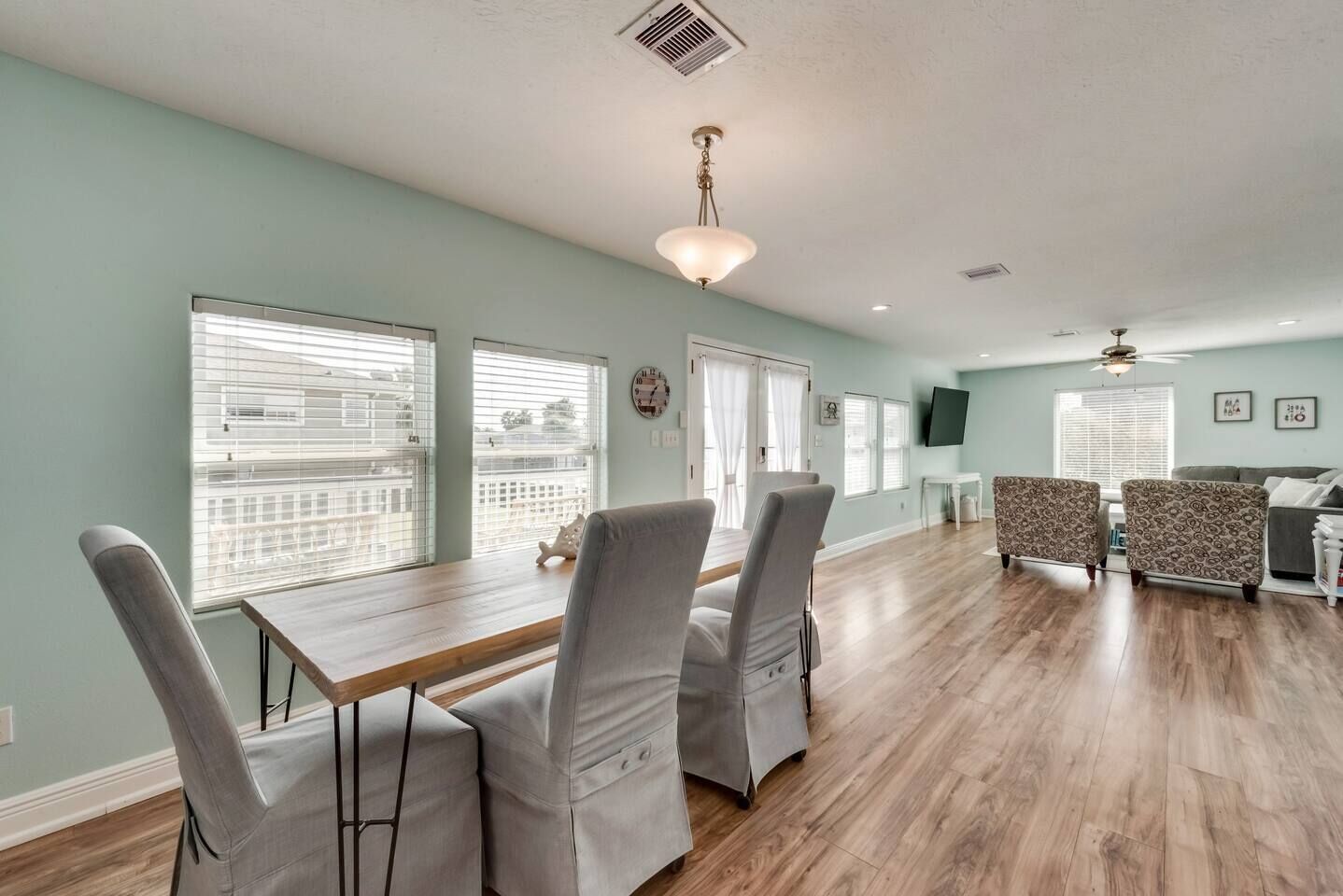 Coastal Getaway With Pool & Golf Cart Option - Jamaica Beach, TX