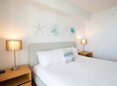 Amazing Pool|apartment With Balcony|near Beach - Hallandale Beach, FL