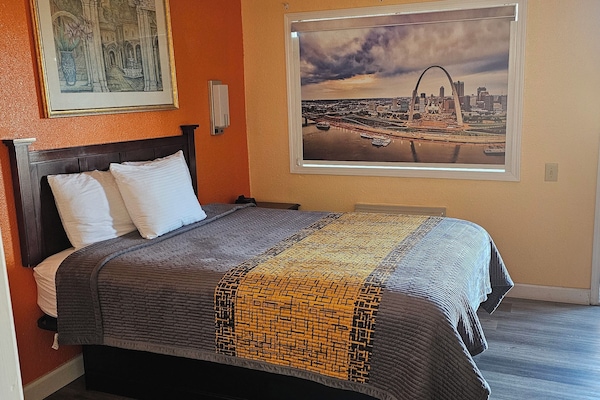 Quarto Individual Económico, não fumadores | Wi-fi grátis, roupa de cama fornecida