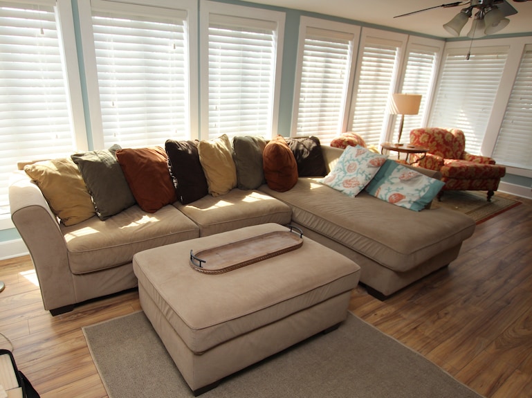 55 Philadelphia St.- Renovated Spacious Apartment, Less Than 2 Blocks To The Beach. - Jersey shore, NJ