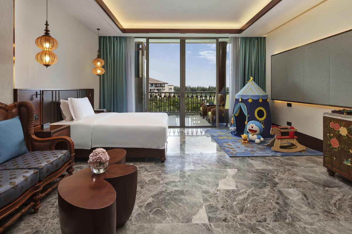 Fairmont, Suíte família, 1 cama King, vista para o jardim | 1 quarto, roupas de cama premium, frigobar, escrivaninha