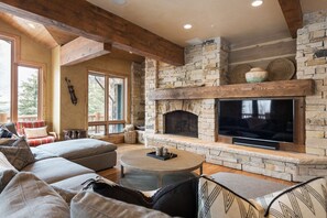 Casa (Canyons Escape in Park City) | Sala de estar | TV de tela plana, lareira