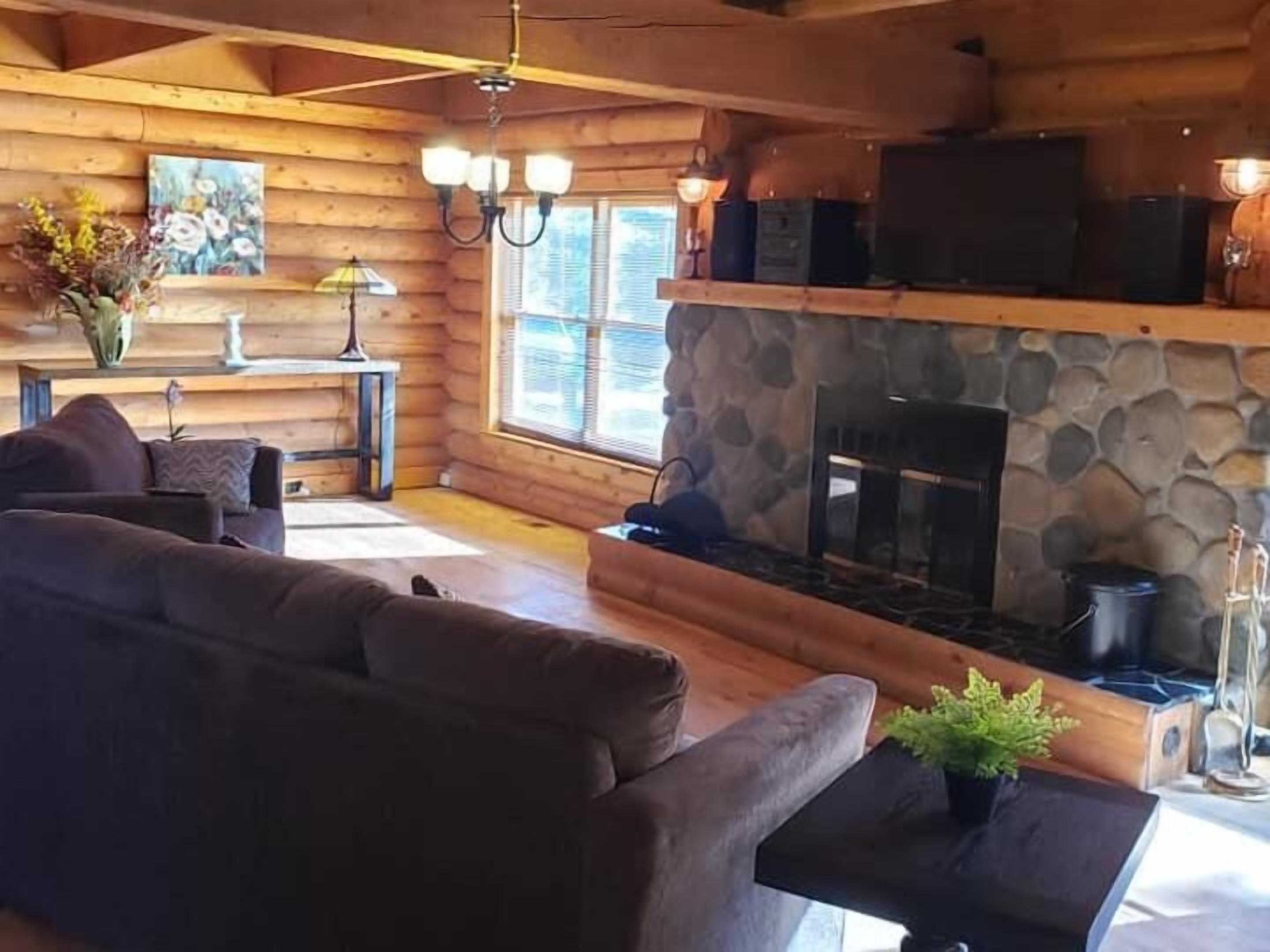 1929 Bonanza Log Cabin - Colorado Springs, CO