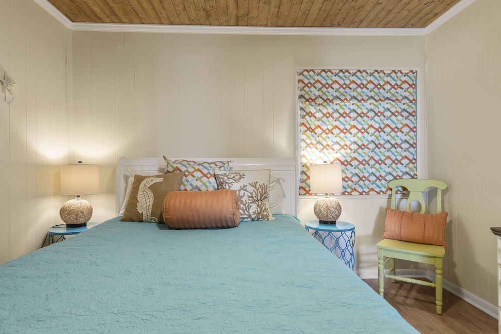 Direct Oceanfront, Udpated Condo With Amazing Views! - Atlantic Beach, NC