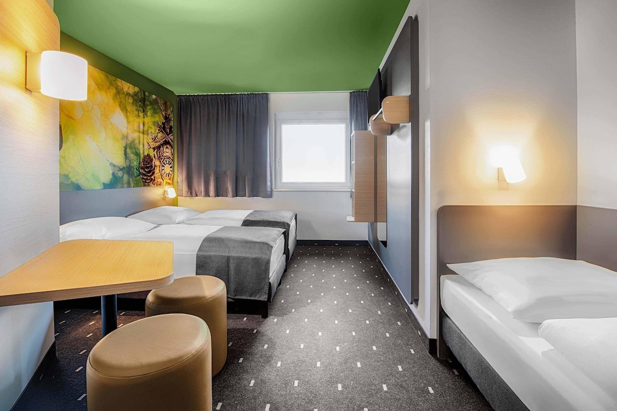 Quarto Triplo | Secretária, quartos insonorizados, Wi-fi grátis