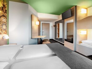 Quarto Quádruplo | Secretária, quartos insonorizados, Wi-fi grátis 