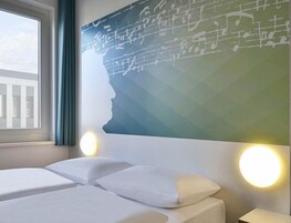 Quarto duplo | Escrivaninha, quartos à prova de som, Wi-Fi de cortesia, roupa de cama