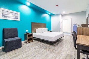 Escrivaninha, espaço de trabalho para notebook, cortinas blackout