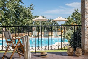 Vila, 4 quartos, para fumantes, sacada | Piscina | Piscina externa
