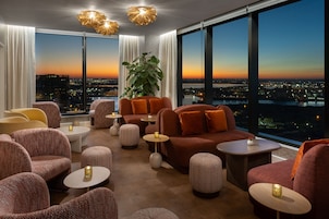 2 bares/lounges, este bar no terraço do hotel