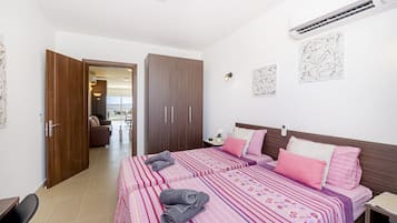 Apartamento Superior | 2 quartos, secretária, secretária adequada para computadores portáteis