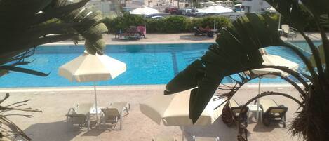 Piscina exterior sazonal