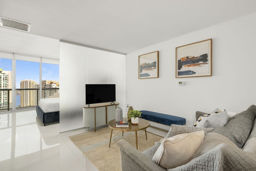 Icon W Brickell Panoramic Ocean View 1br/1ba/den #3011 - Miami