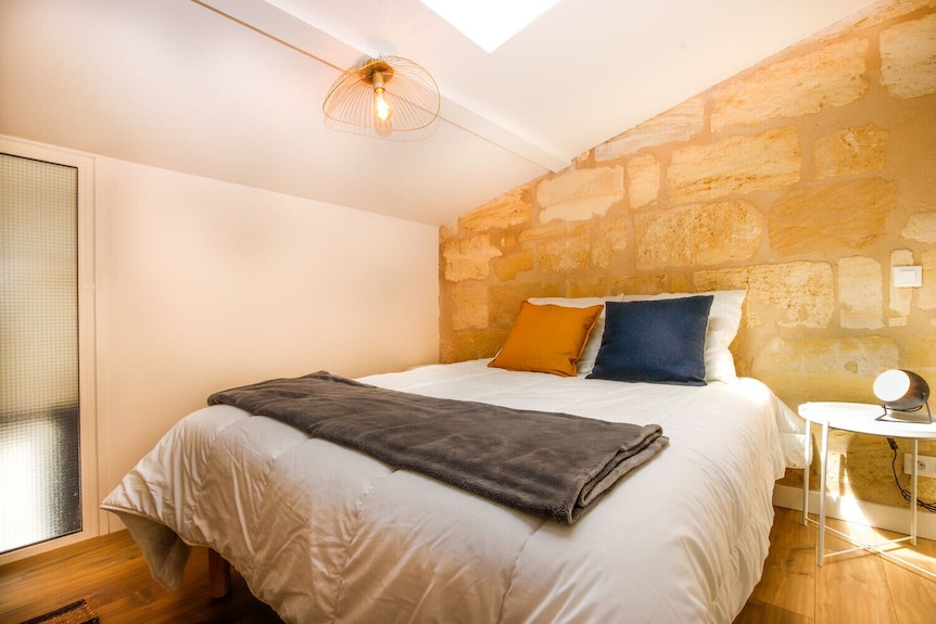 Bonito Apartamento Dúplex De 2 Dormitorios Lleno De Encanto - Burdeos