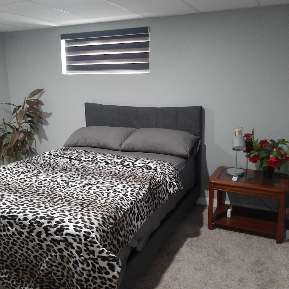 Cozy Home Away From Home In A Basement With A Separate Entrance - Winnipeg