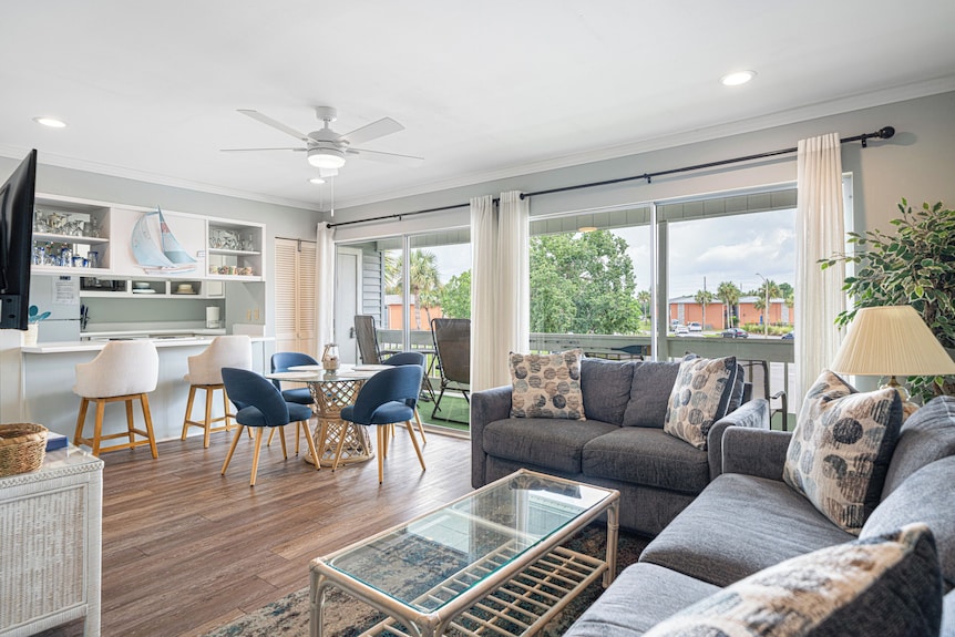 Relax Near Destin Beach. Destins Best Resort Style Condo! - Henderson Beach State Park, Destin