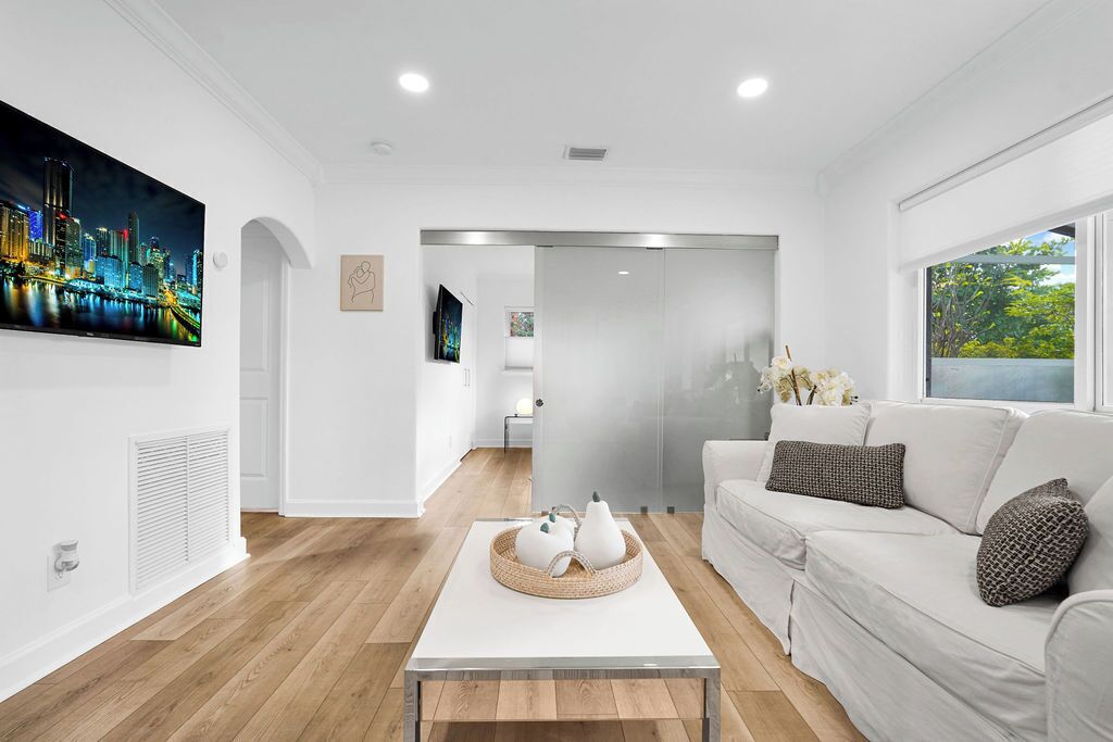 Newly Renovated Beach Area Villa Cabana With Heated Pool - Sunrise, FL