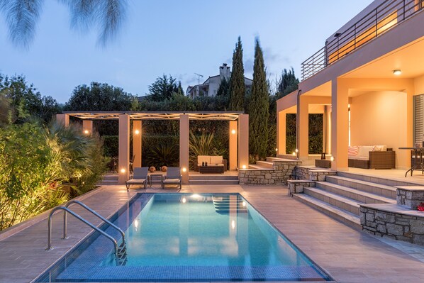 Piscina externa sazonal