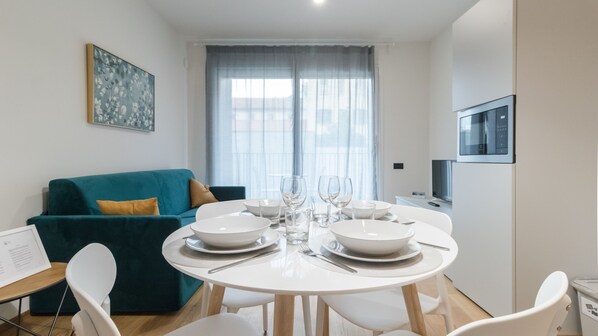 Apartamento (1 Bedroom) | Opções para refeição no quarto