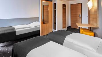 Quarto Triplo | Secretária, quartos insonorizados, Wi-fi grátis