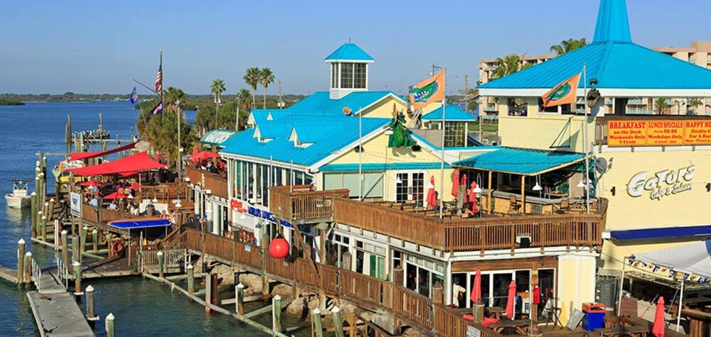 Tropic Terrace Resort #27 -Beach View Suite - Treasure Island, FL