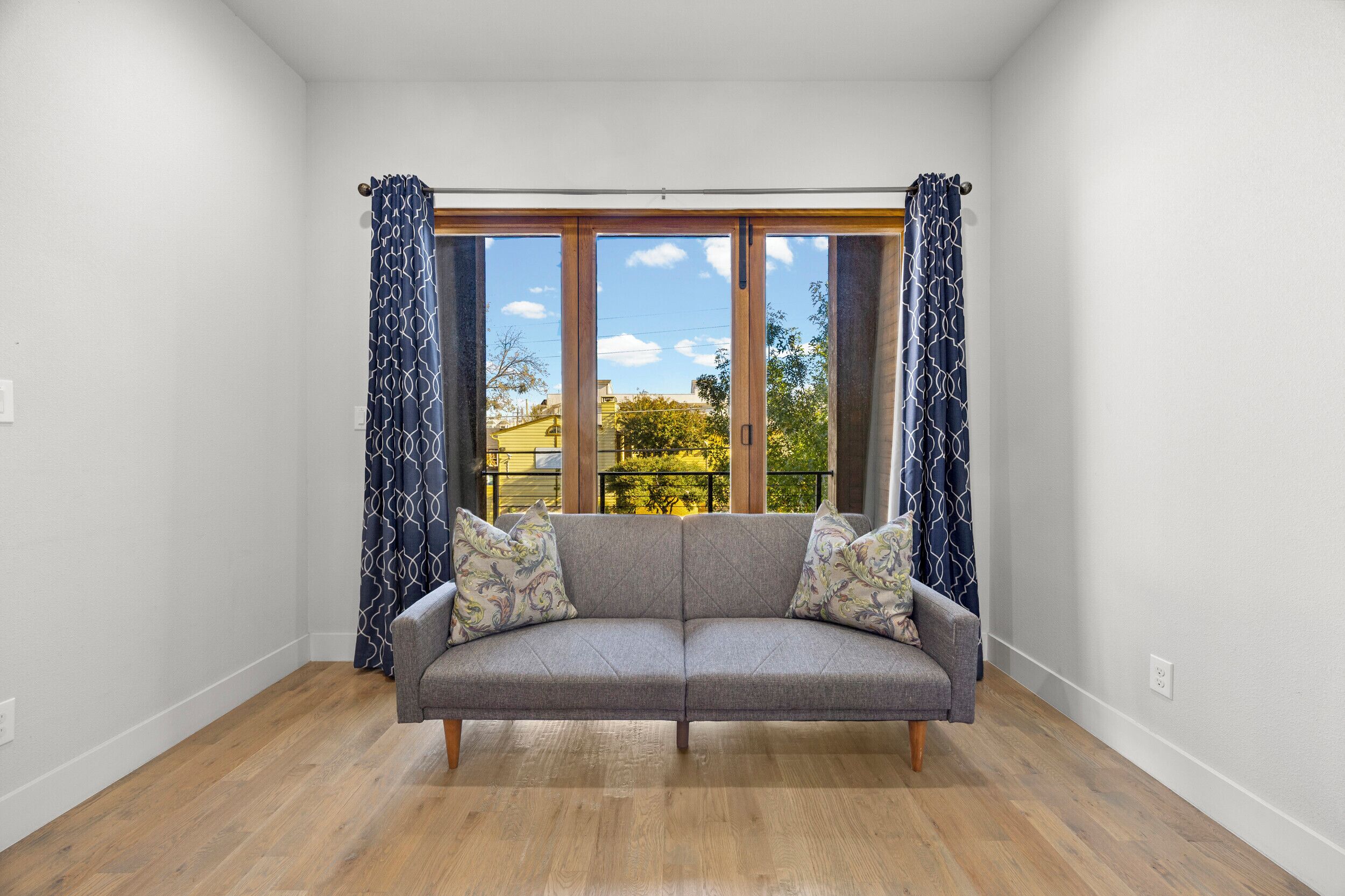 Modern Biz-friendly Duplex Mins To Dt/convention Center W/ping Pong & More! - Dallas, TX