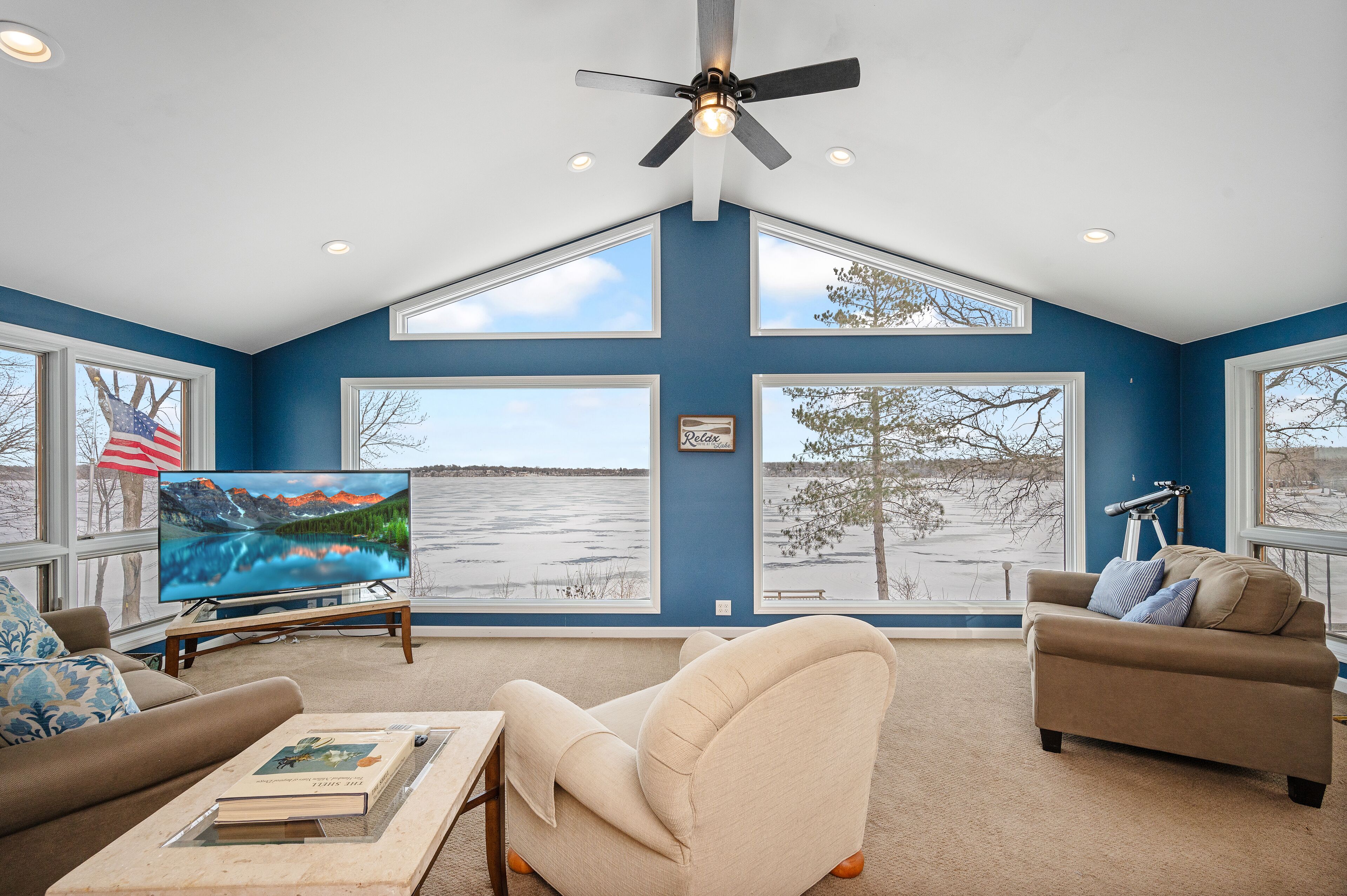 Beautiful Sunrise Views Of Hall Lake! - Fairmont, MN