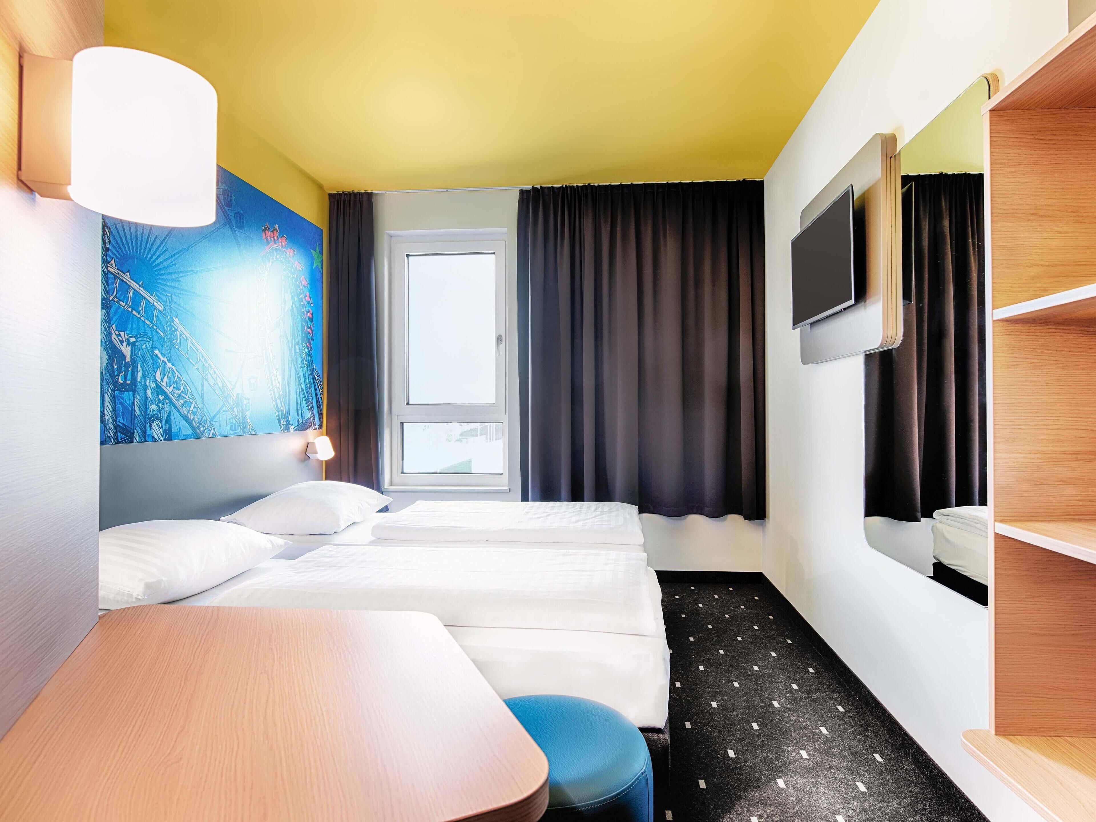 Quarto duplo | Roupas de cama antialérgicas, escrivaninha, quartos à prova de som