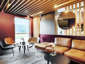 Roupa hipoalergénica, secretária, quartos insonorizados, Wi-fi grátis 