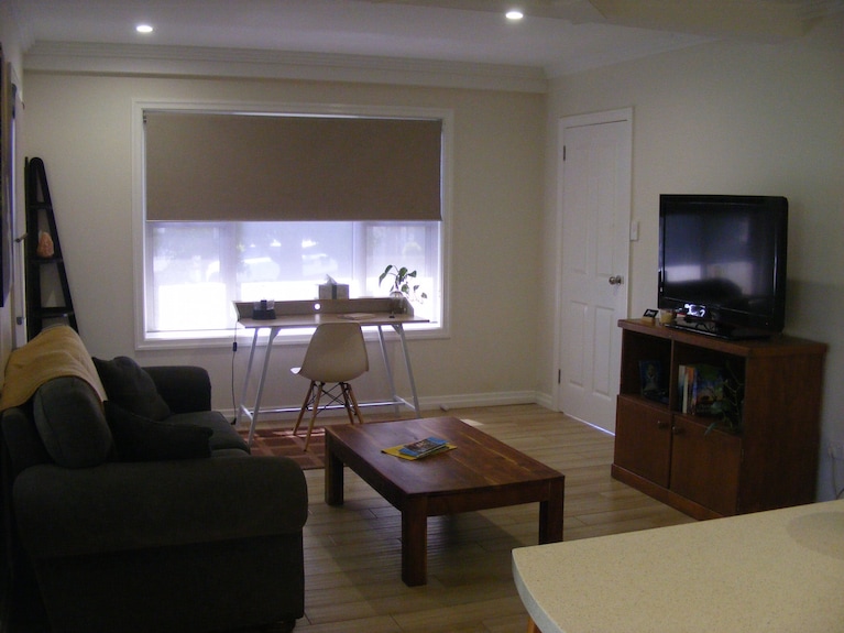 Quiet Modern Family Friendly South Toowoomba Unit - Toowoomba