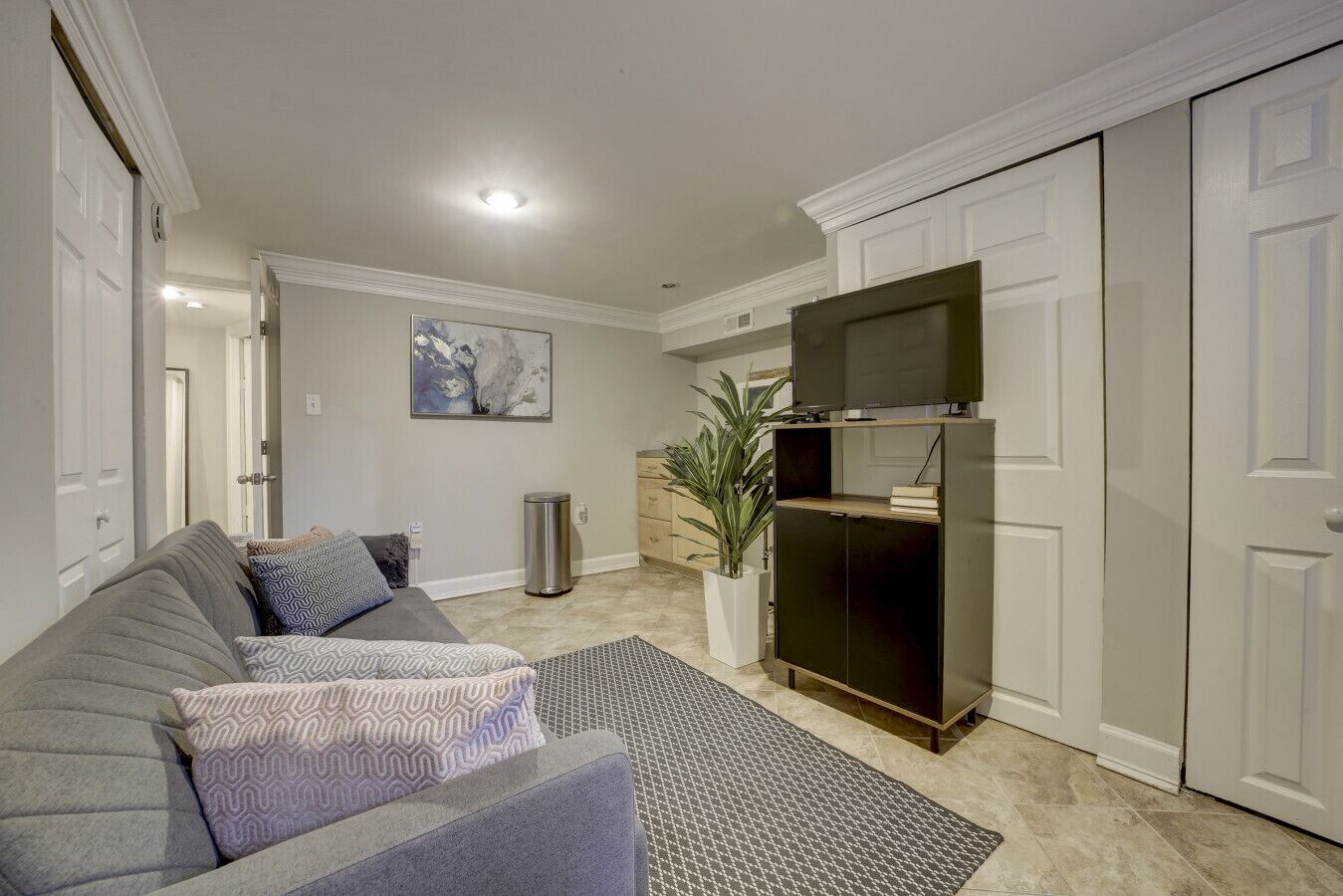 Eckington Cozy & Private Unit + Free Gated Parking - Hyattsville, MD