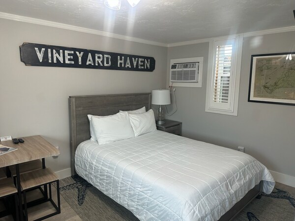 Vineyard Harbor Motel - Private Beach - Martha's Vineyard, MA