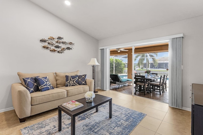 Villa Sirena: Waterfront Bliss With Pool & Hot Tub - Sanibel Island