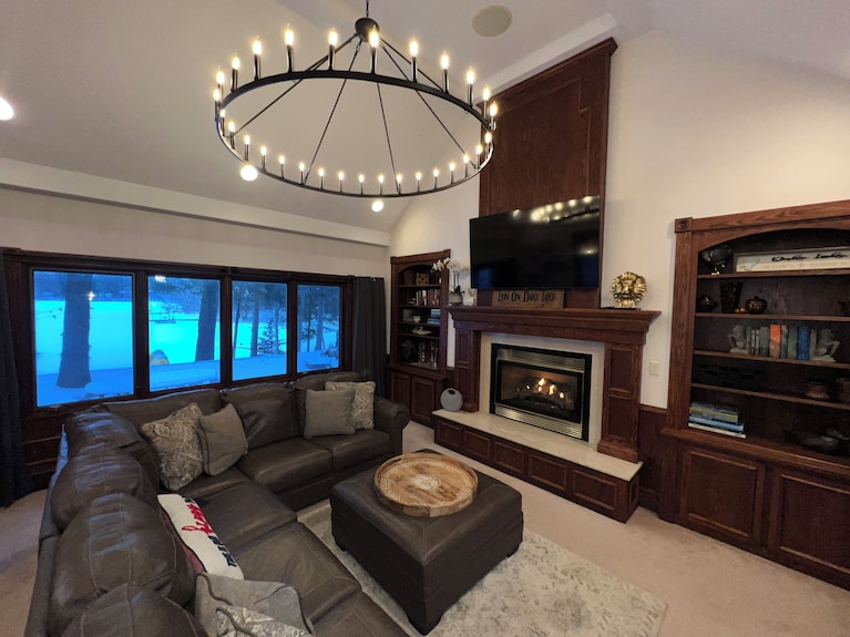 Lion On Dake Lakechain O' Lakeswaterfront - Waupaca, WI