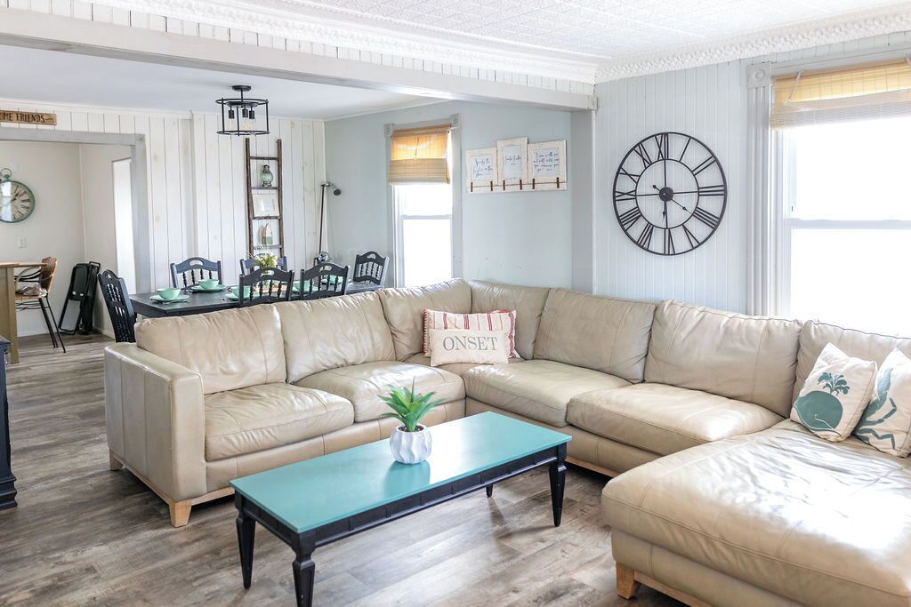 Beach Cottage 100 Steps To The Beach - Massachusetts