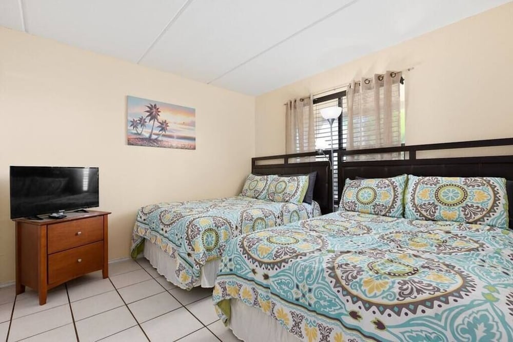 2 Bed 2 Bath Condo By Beach With Resort Pool - Texas