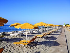 Na praia, praia de areia branca 