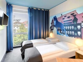 Quarto duplo | Roupas de cama antialérgicas, escrivaninha, Wi-Fi de cortesia