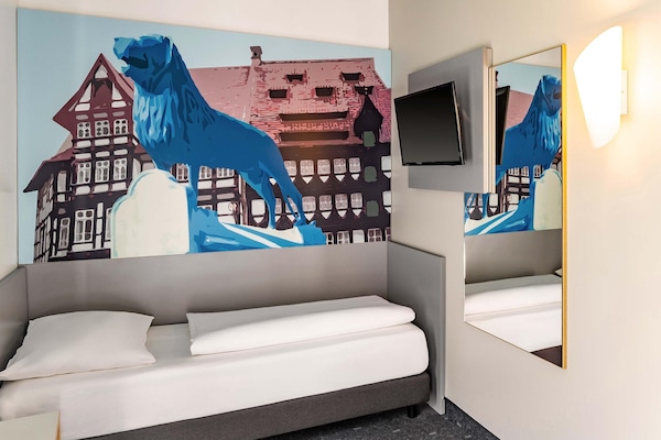 Roupa hipoalergénica, secretária, Wi-fi grátis, roupa de cama fornecida