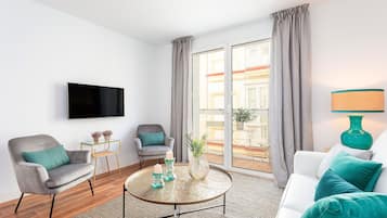 Apartamento (3 Bedrooms) | Área de estar | TV