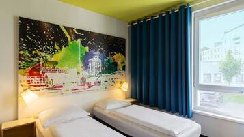 Roupa hipoalergénica, secretária, quartos insonorizados, Wi-fi grátis