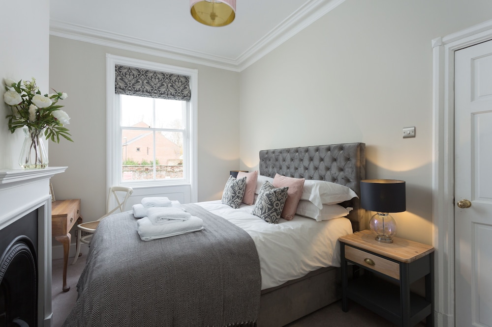 Luxurious Central York Town House. Newly Refurbished - York