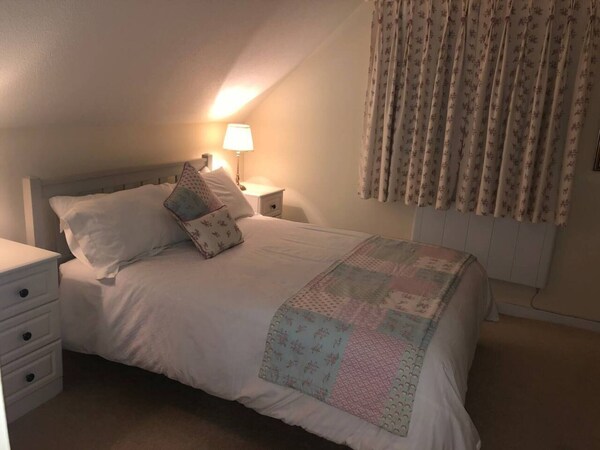 1 Bed House - Central, Free Parking, Wifi - Stirling