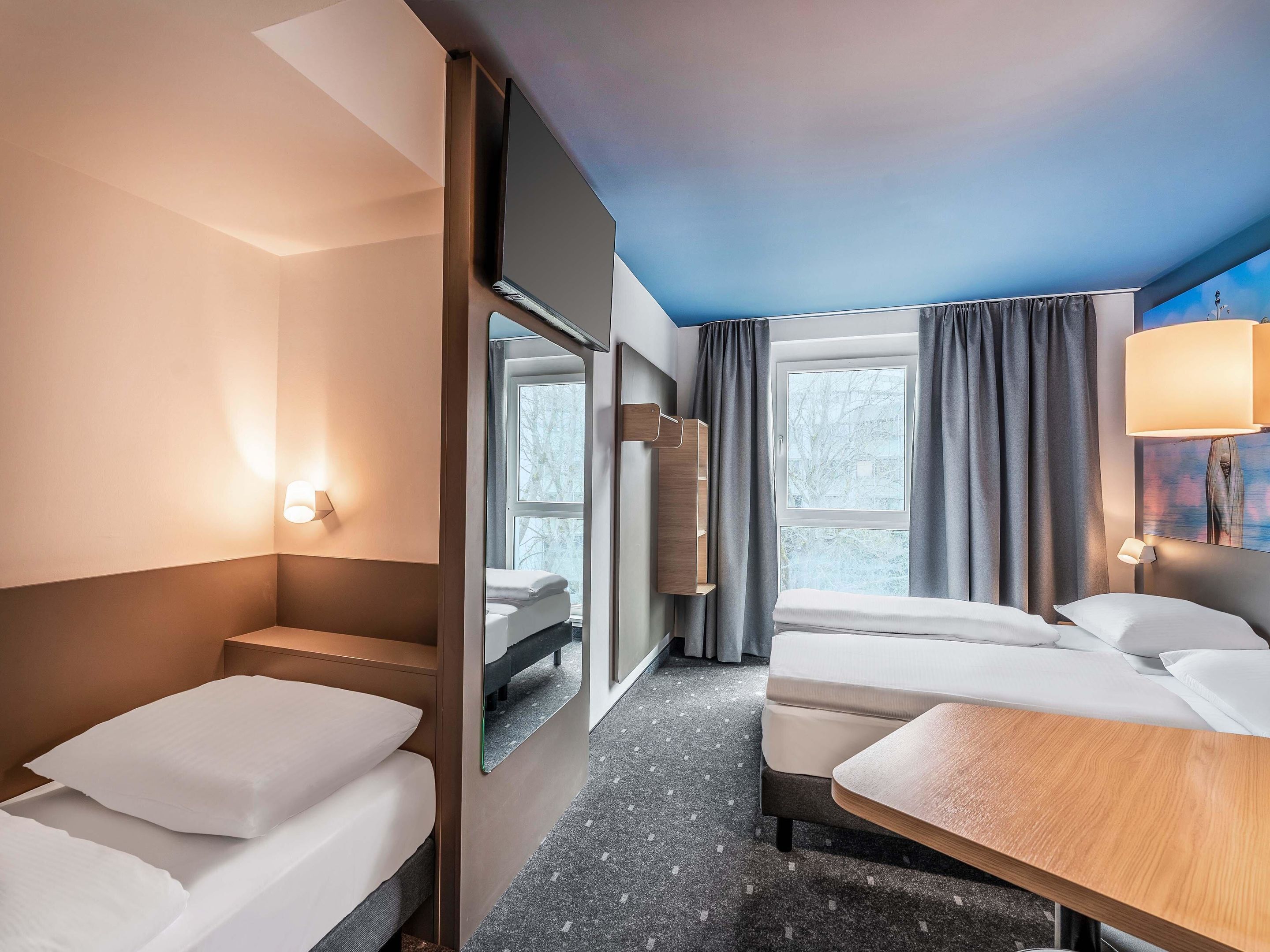 Quarto triplo | Escrivaninha, Wi-Fi de cortesia, roupa de cama