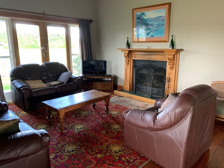 Rustic Villa Close To Nearby Vineyards - New Zealand