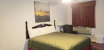 Suite Básica | Cortinas/cortinados opacos, ferro/tábua de engomar, Wi-fi grátis 